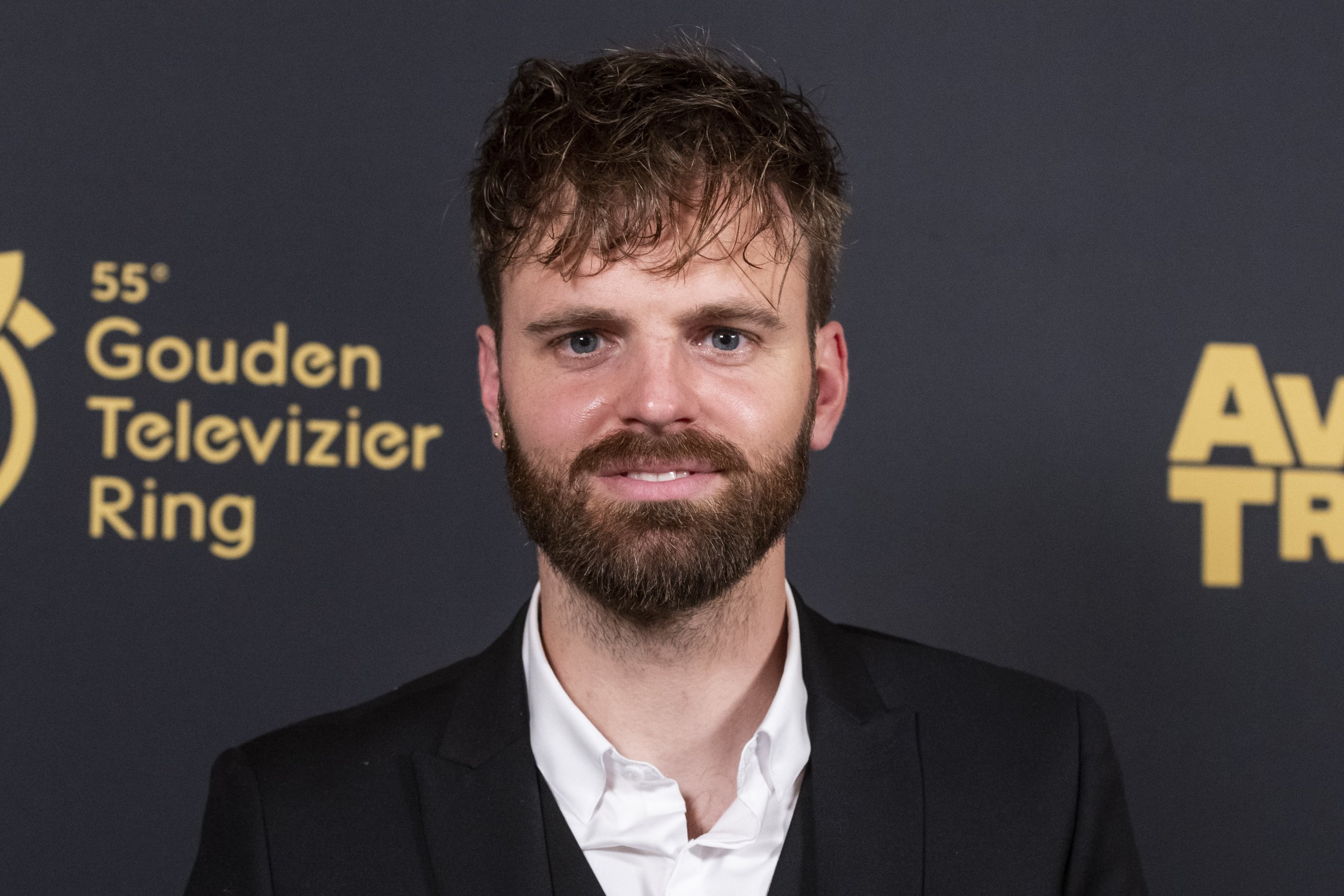 Handig: Tim Hofman helpt jongeren een stemkeuze maken in nieuwe podcast ...