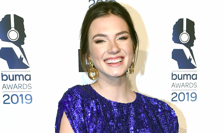 Zo zag zangeres Maan er vroeger uit | Grazia