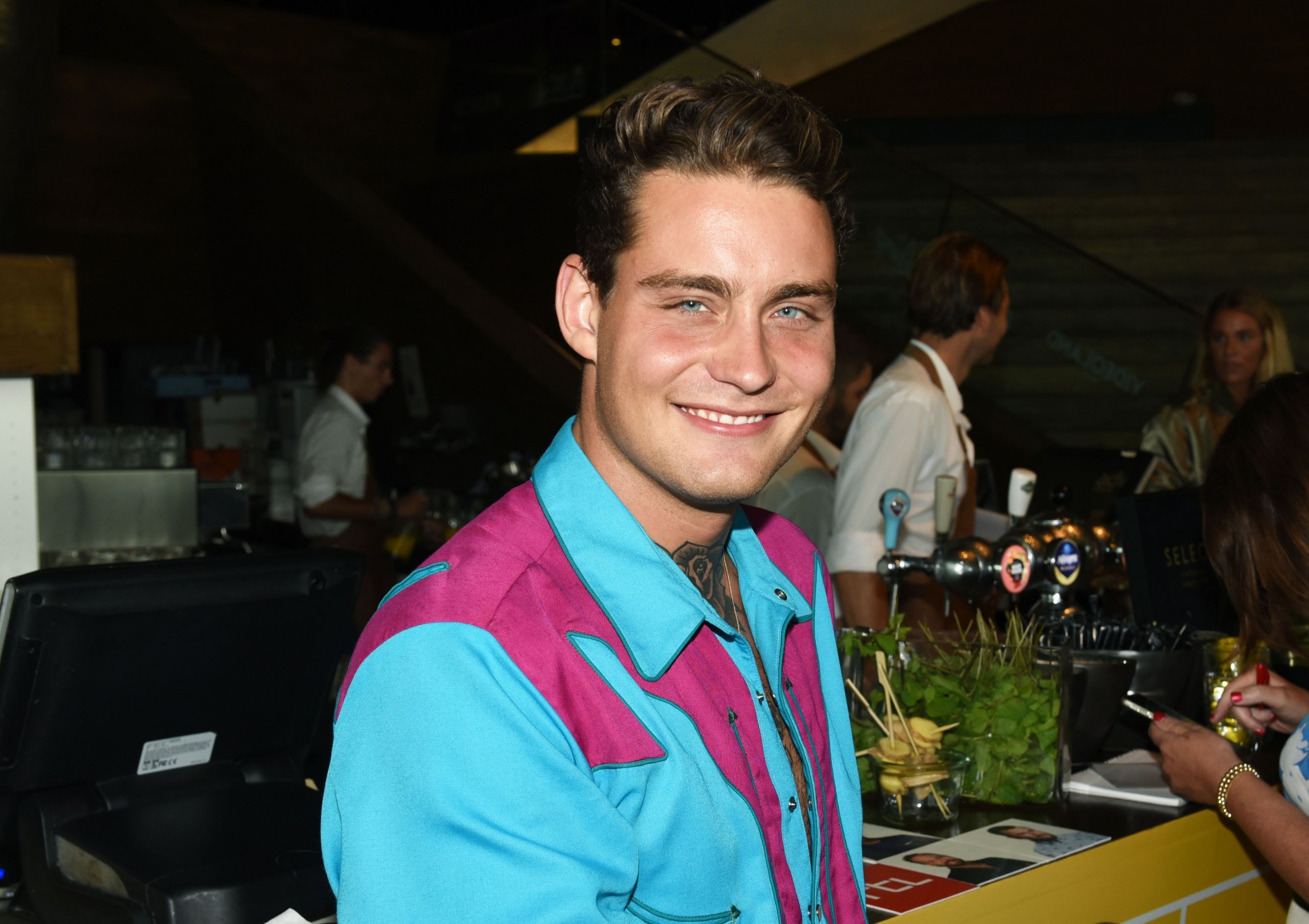 Douwe Bob als vrijgezel het nieuwe jaar in | Grazia