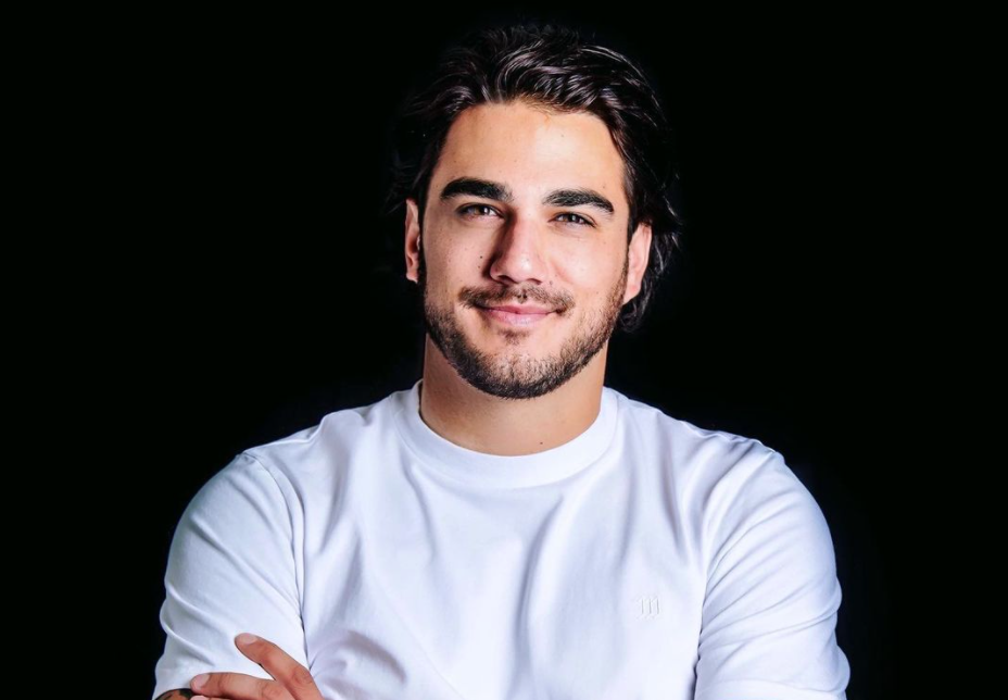 Jethro Galung en Kelly Heruer maken geslacht baby bekend | Grazia